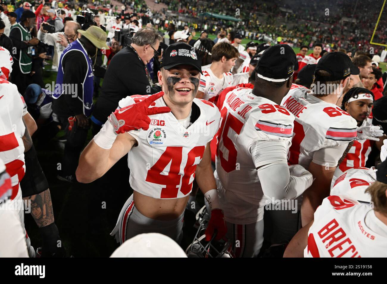 PASADENA, CA - JANUARY 01: Safety Ryan Rudzinski #46 of the Ohio State ...