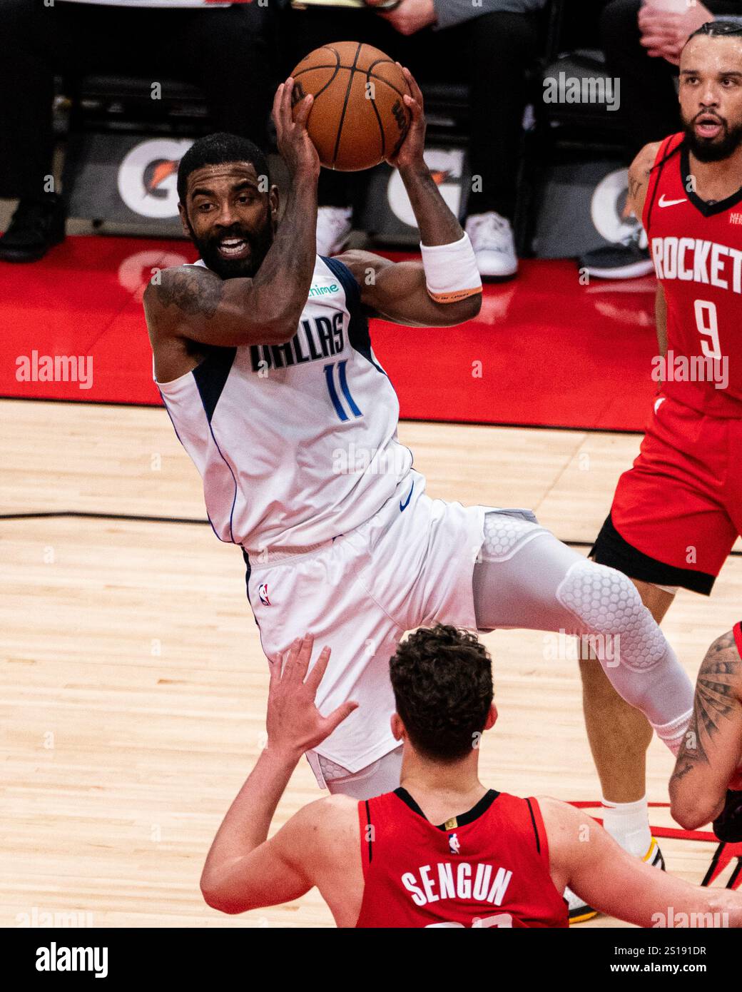 Kyrie irving mavericks 2025 hi-res stock photography and images - Alamy