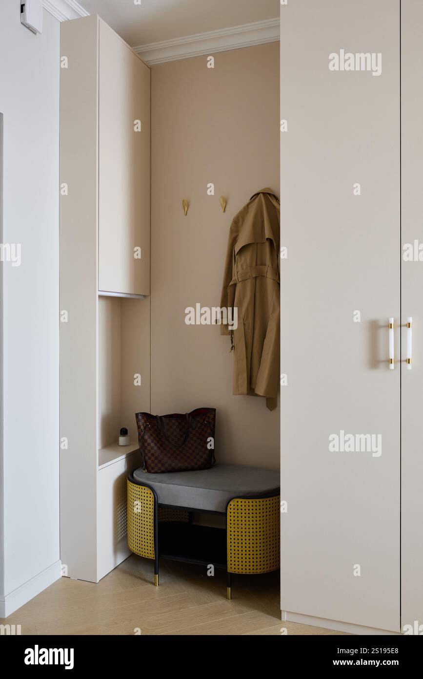 Create a Cozy Entryway Design Featuring Modern Storage Solutions for ...