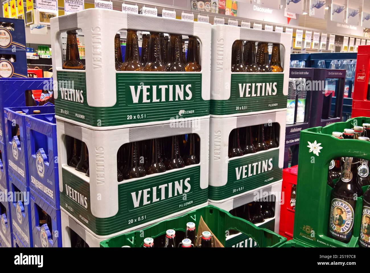 Die C und A Veltins GmbH und Co KG ist eine im Jahre 1824 gegründete Bier - Brauerei. Der Sitz ...