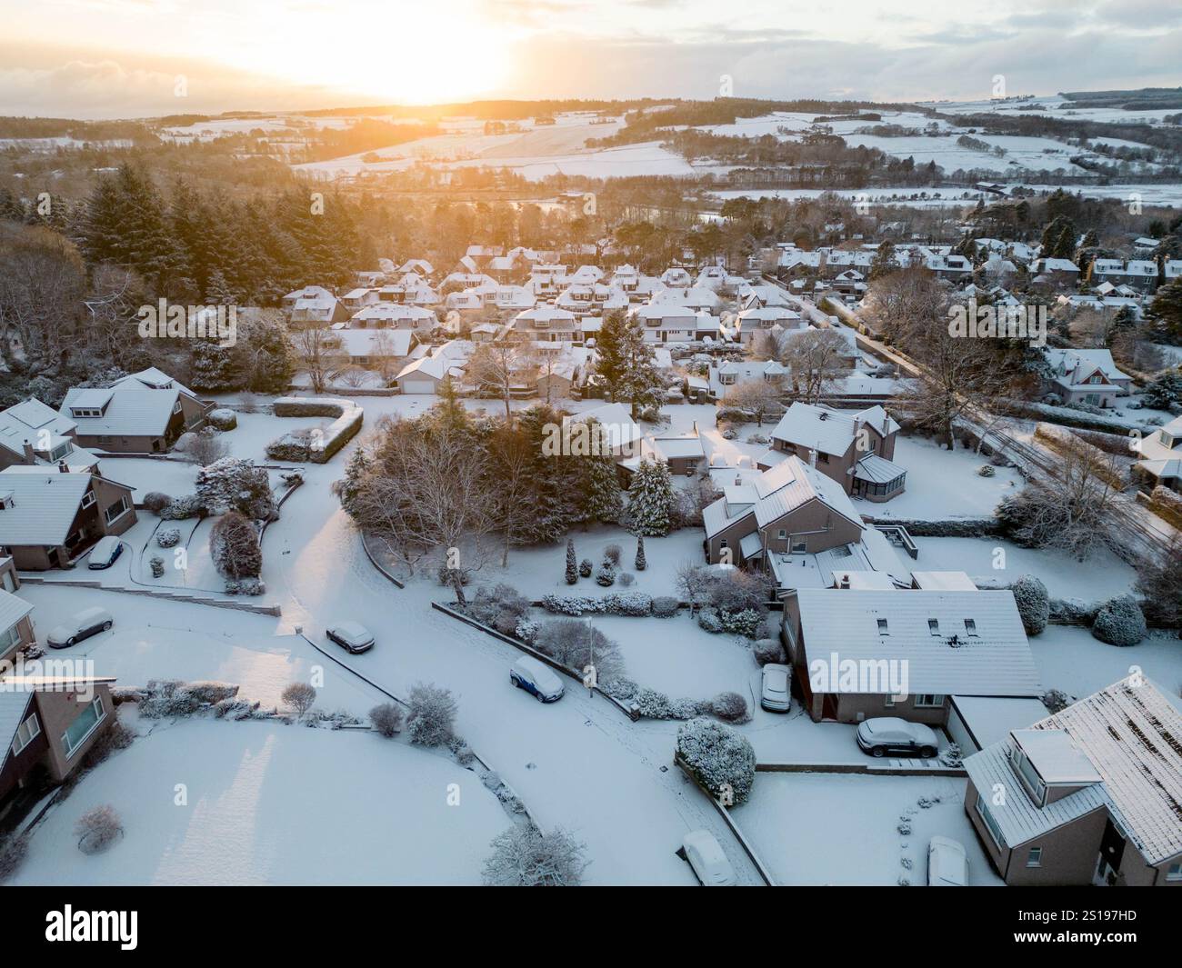 UK Weather. Aberdeen, overnight snowfall across Scotland. Credit Paul ...
