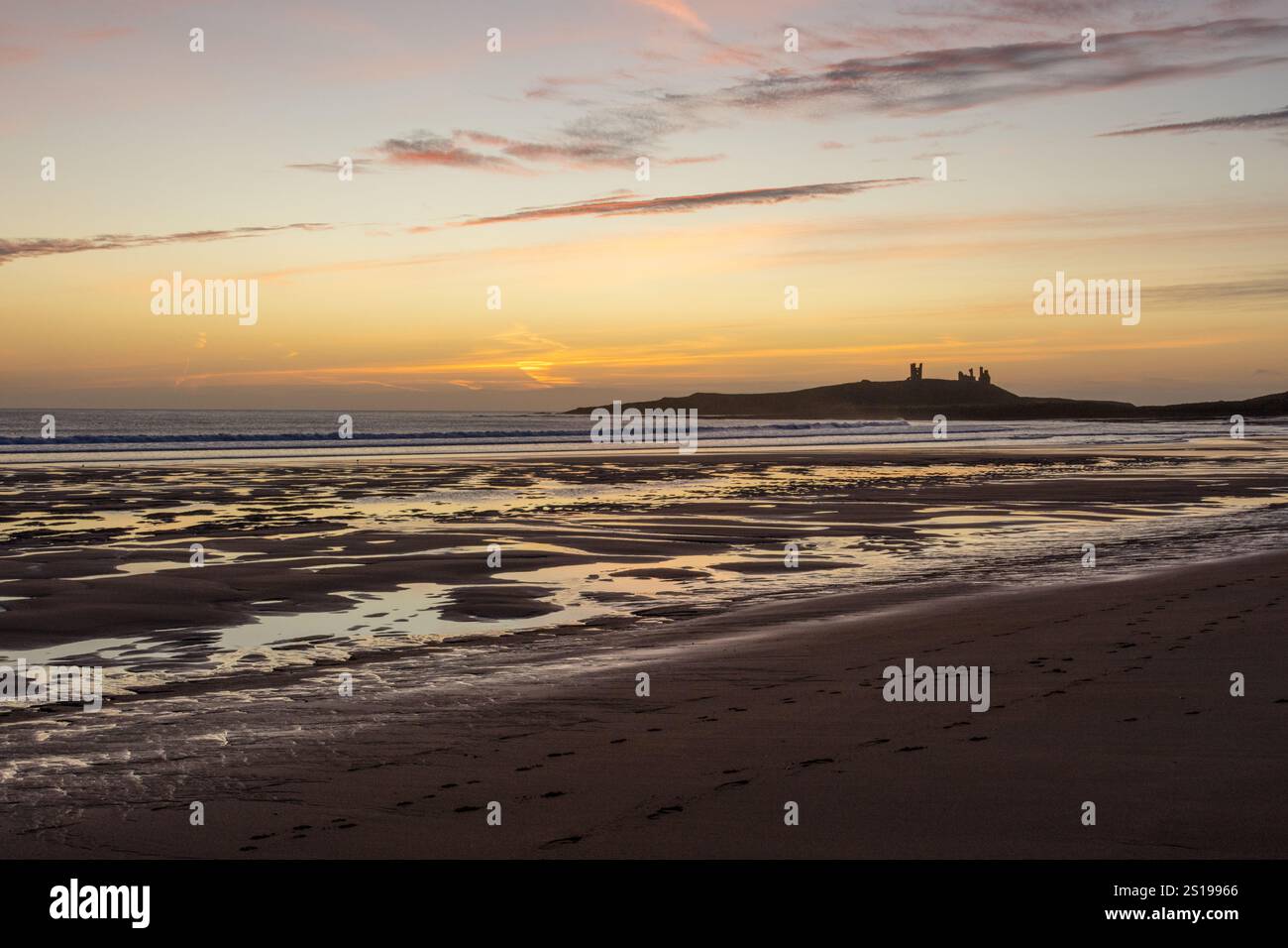 Gold coast sky hi-res stock photography and images - Alamy