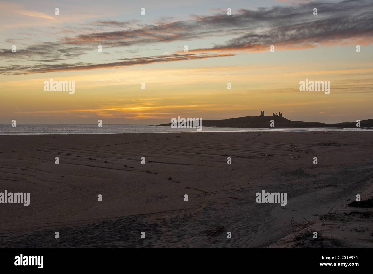 Gold coast sky hi-res stock photography and images - Alamy