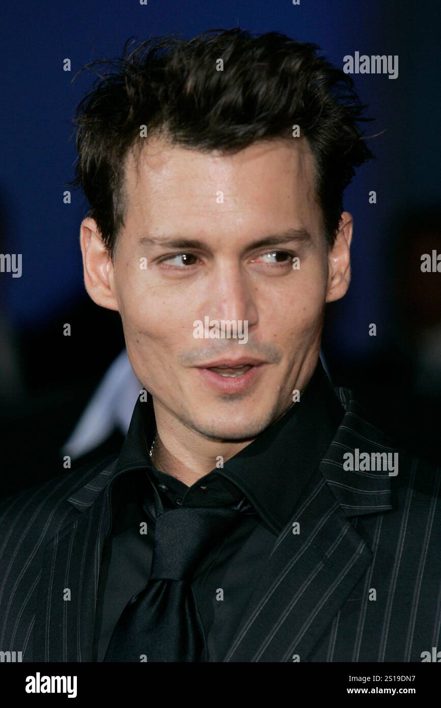 Johnny Depp bei der Premiere des Kinofilms Finding Neverland / Wenn Träume fliegen lernen auf ...