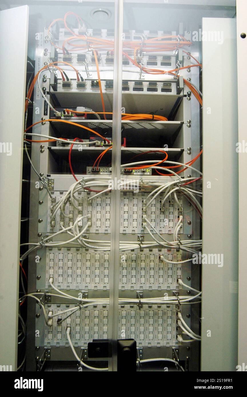 computer network and worldwide online connection in the digital age ...