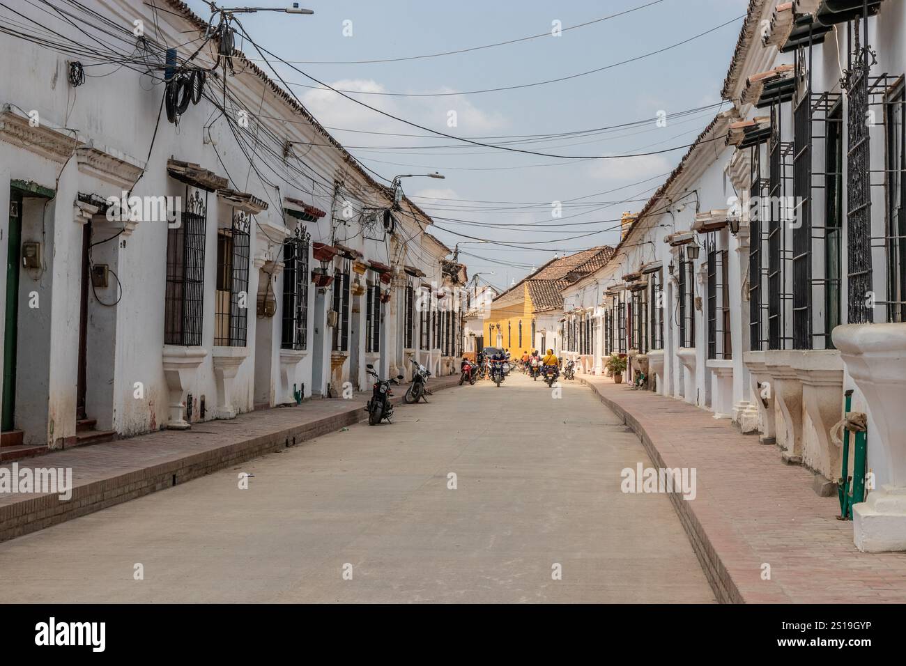 Colonial street in Santa Cruz de Mompox, Colombia Stock Photo - Alamy