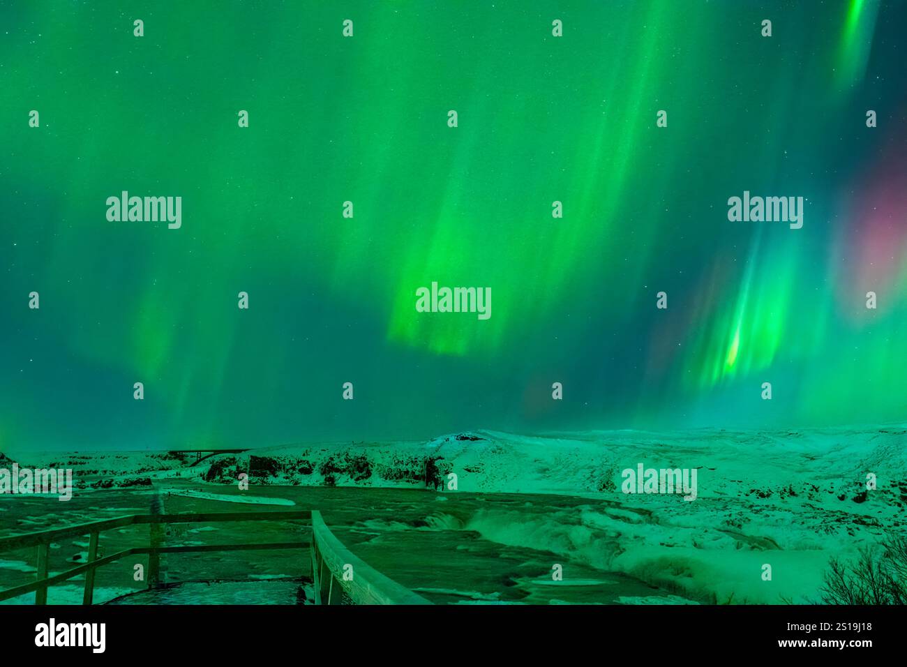 Aurora borealis landscape hi-res stock photography and images - Alamy