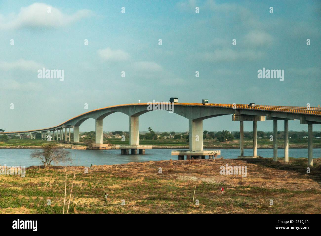 Puente Roncador bridge over Magdalena river, Colombia Stock Photo - Alamy