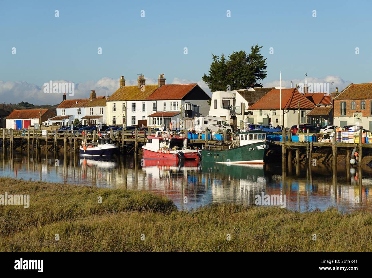 Southwold, Suffolk, England, UK - Boats reflecte in the River Blyth in ...
