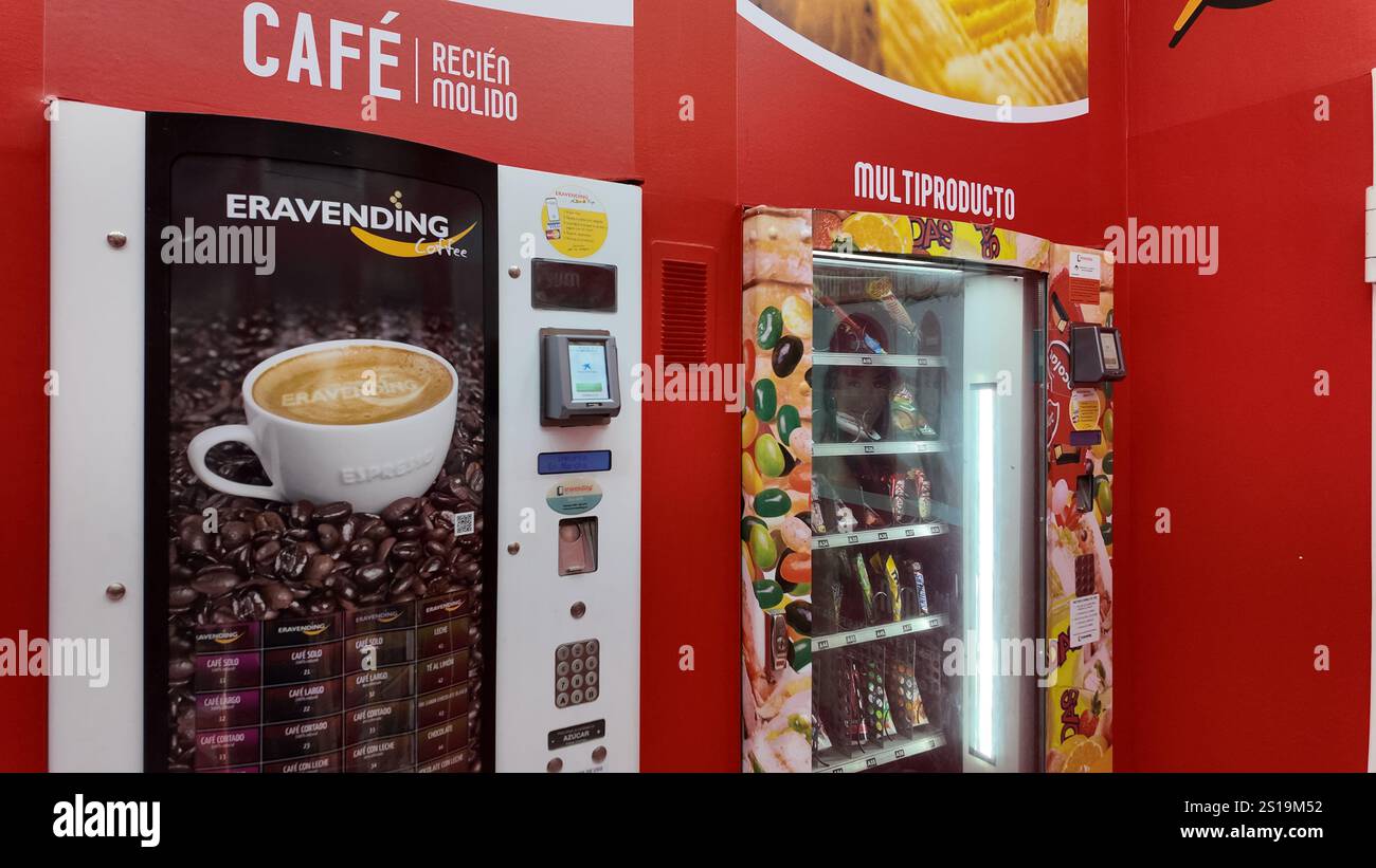 Inside the Automated Vending Machine Store "Abierto 25 Horas Stock ...