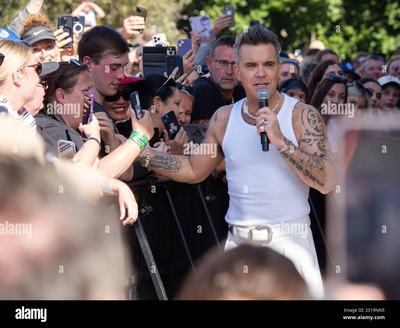Melbourne, Australia. 02nd Jan, 2025. Williams spoke to an emotional ...