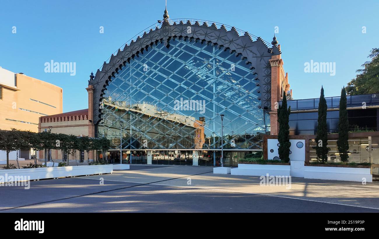 The exterior building of Centro Comercial Plaza de Armas in Seville ...