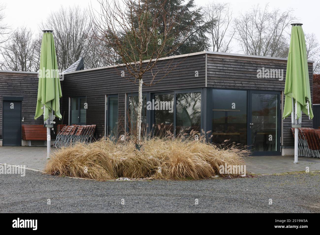 Das leerstehende Gebaeude Gebäude, Cafe im Kurpark in Freudenberg ueber ...