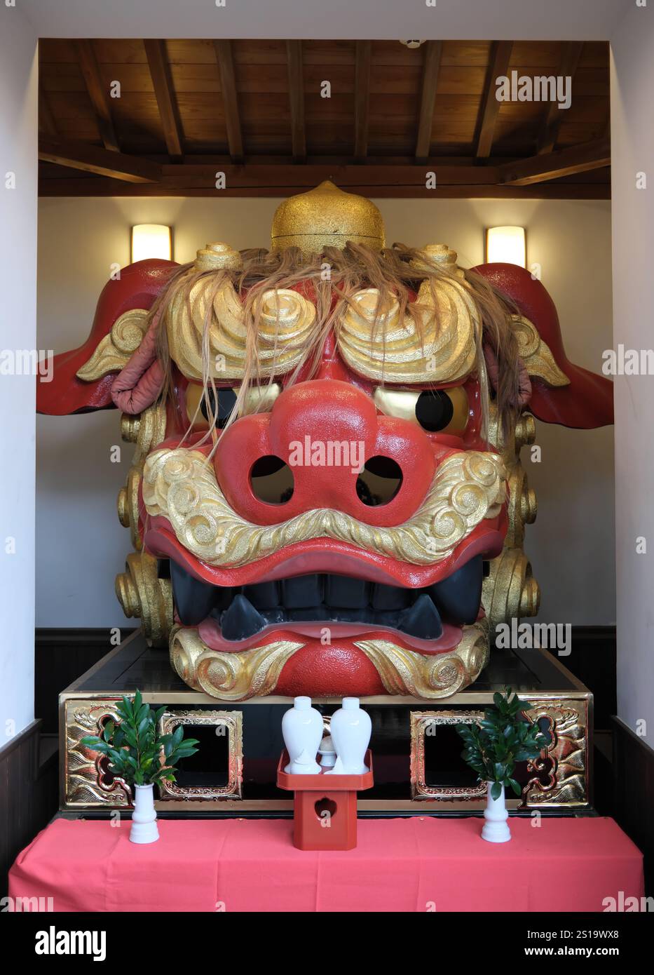 Dragon Figure at Namiyoke Inari Shinto Shrine tsukiji Tokyo Japan Stock ...