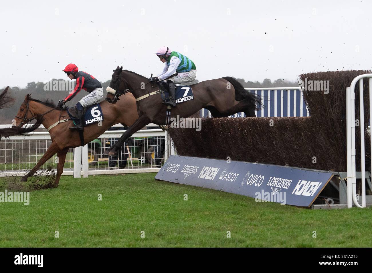 Ascot, Berkshire, UK. 21st December, 2024. CARBON KING (No 7) ridden by ...
