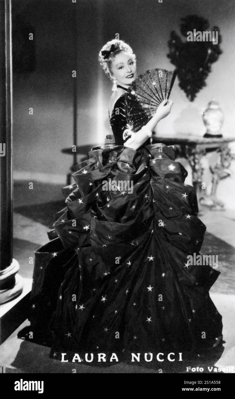 LAURA NUCCI in AMORE IMPERIALE 1941 director ALEXANDRE VOLKOFF costume ...