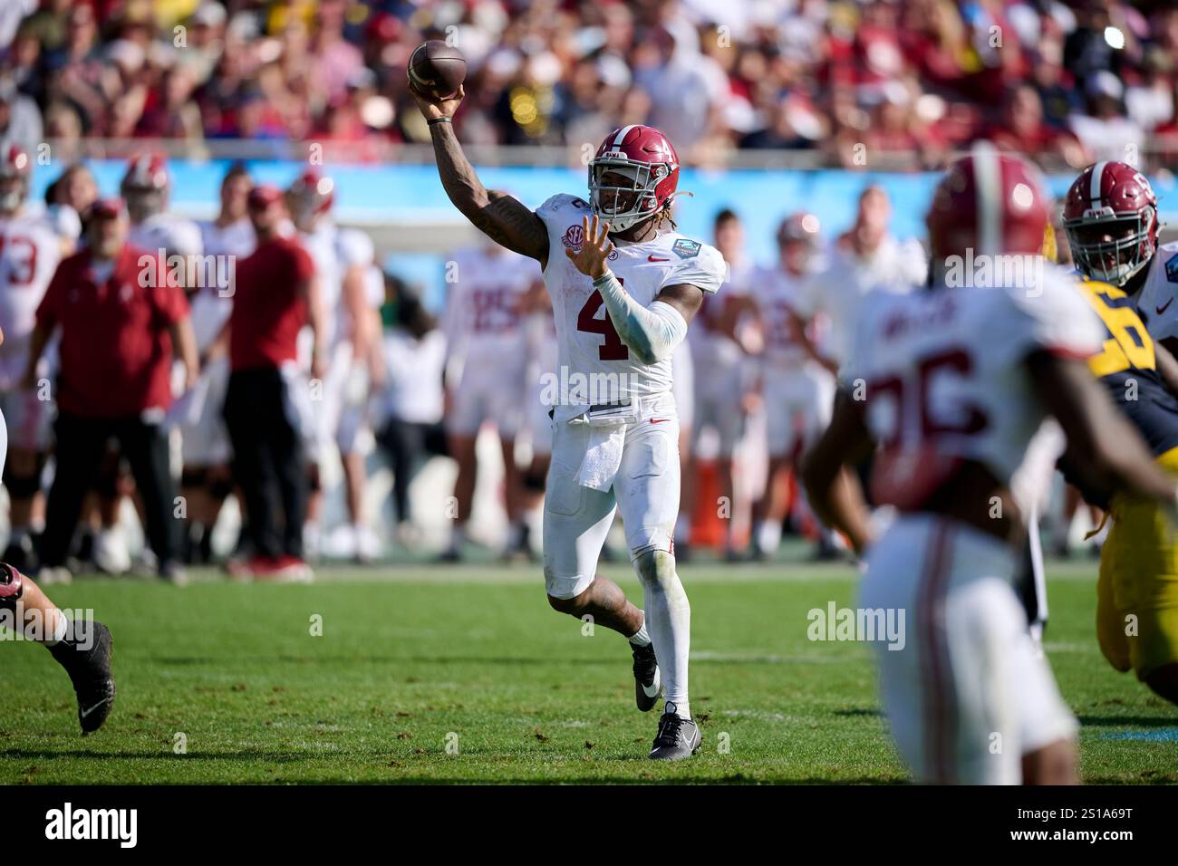 Tampa, United States. 31st Dec, 2024. Alabama Crimson Tide quarterback ...