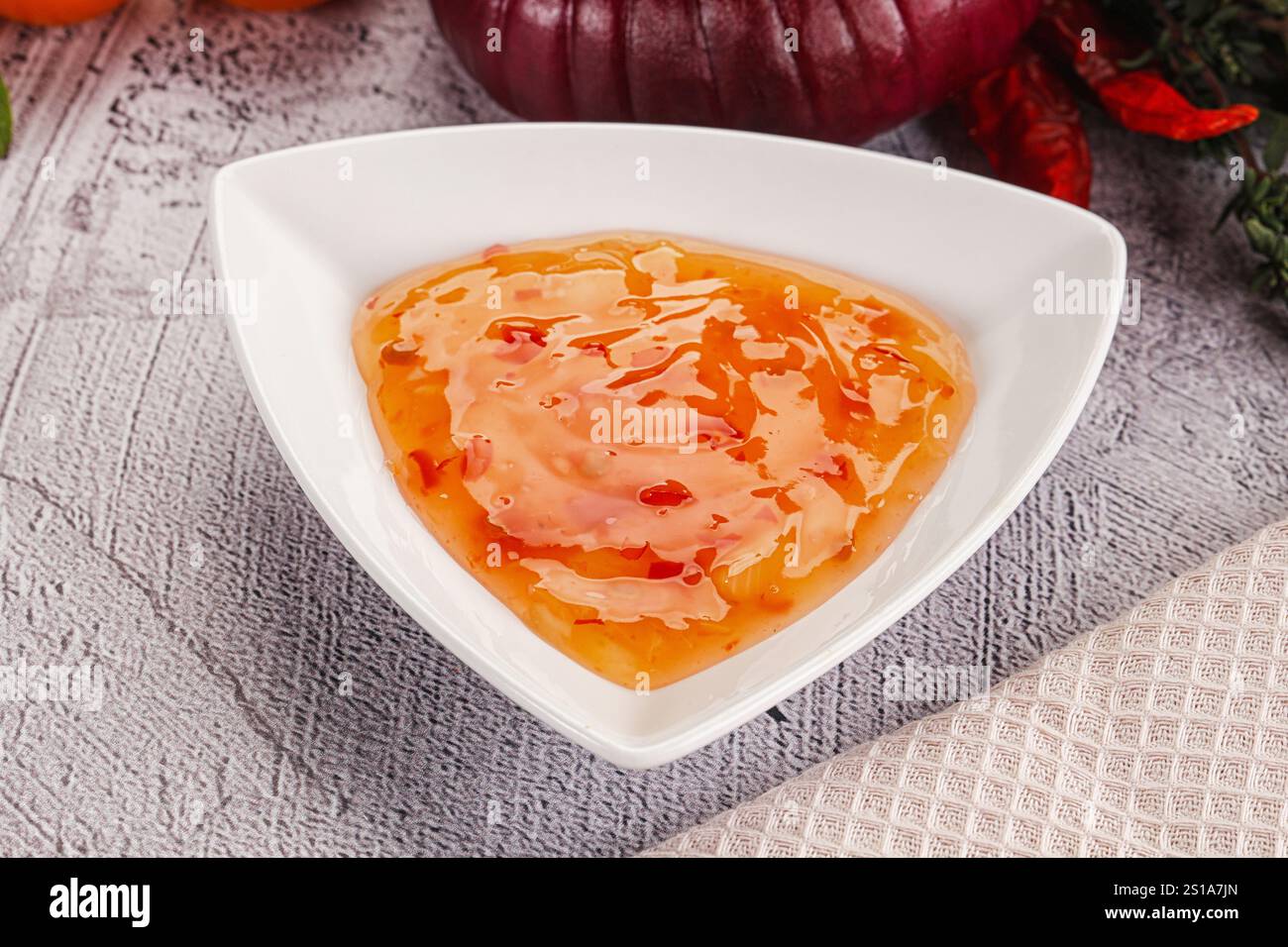 Asian sweet and sour chilli sauce in the bowl Stock Photo - Alamy