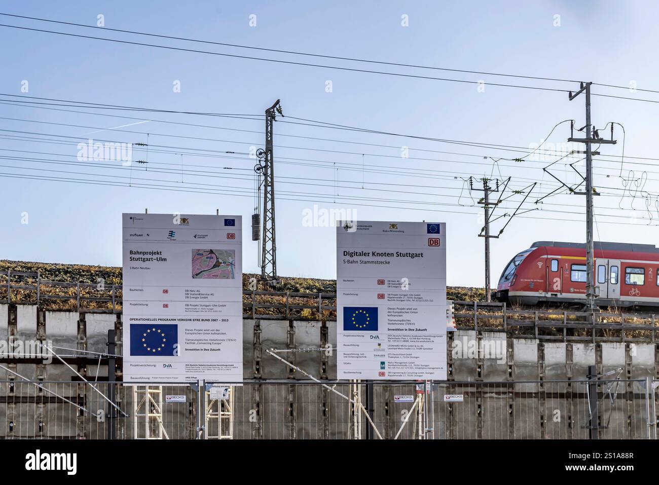 Digitaler Knoten Stuttgart, S-Bahn Stammstrecke. Bauschild im Bereich ...