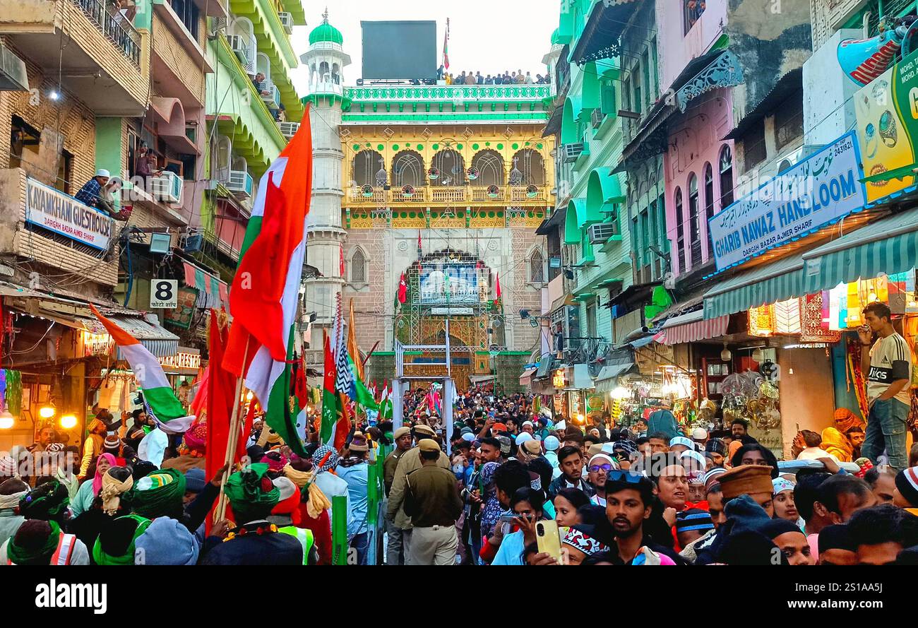 Ajmer, India. 01st Jan, 2025. 813th Urs of Khwaja Moinuddin Hasan ...