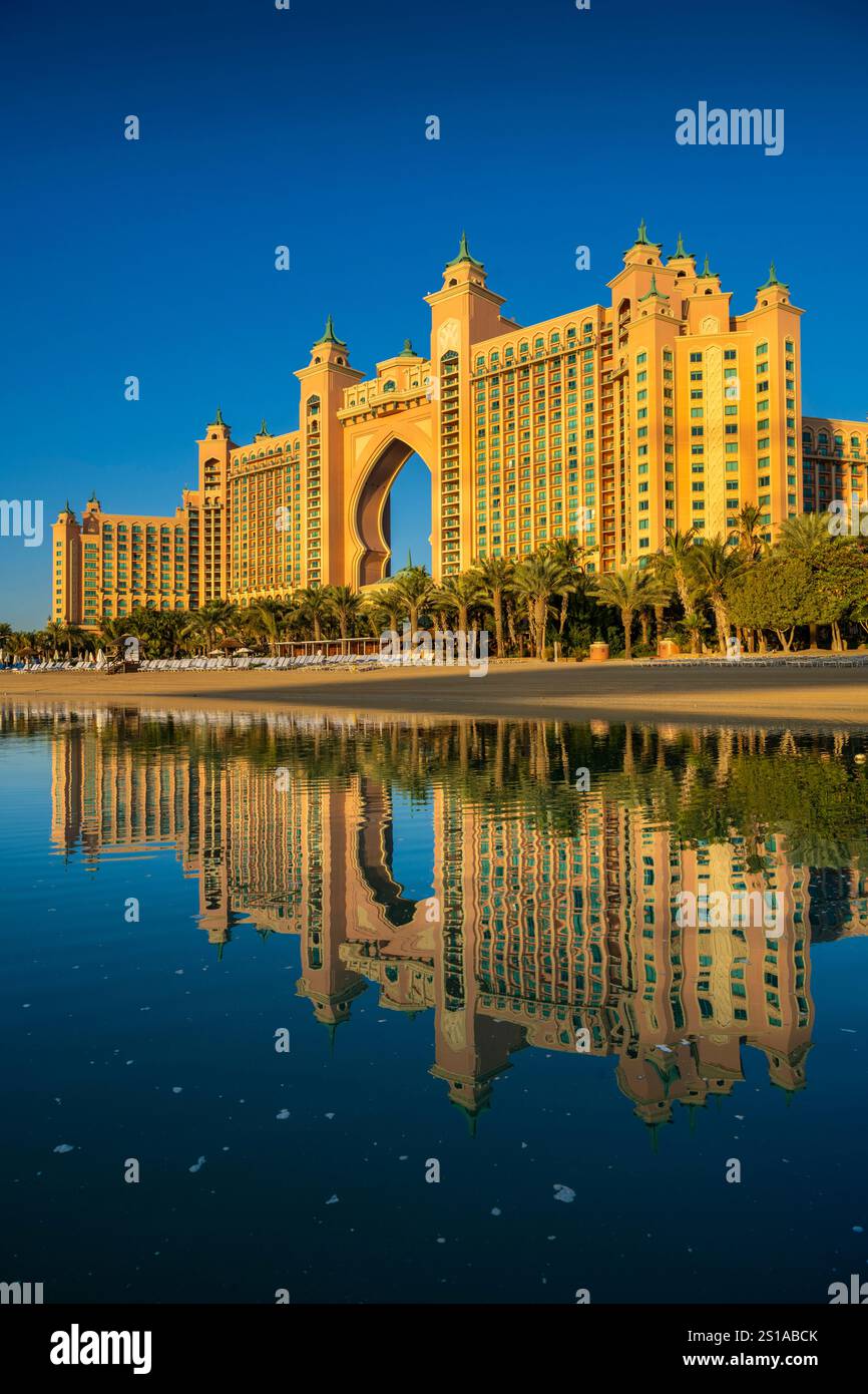 United Arab Emirates, Dubai, Palm Jumeirah artificial island, New Dubai ...
