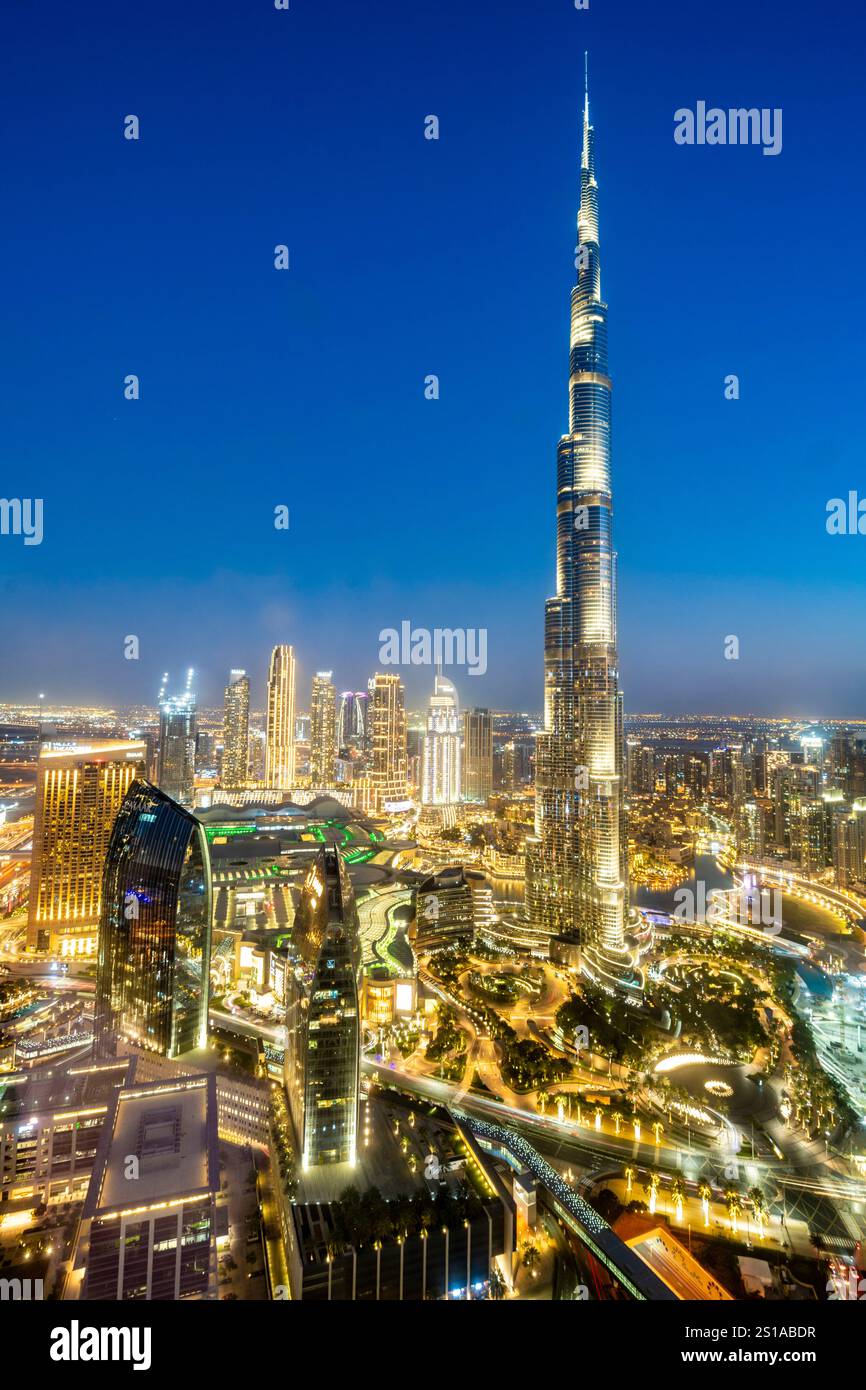 United Arab Emirates, Dubai, Downtown Dubai, Burj Khalifa, world's ...