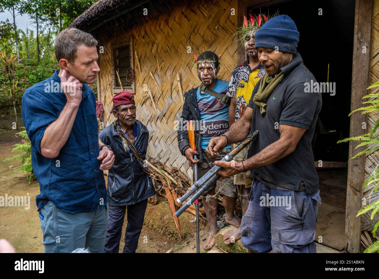 Papua New Guinea, Hela province, Tari station, Huli tribe, filming a ...