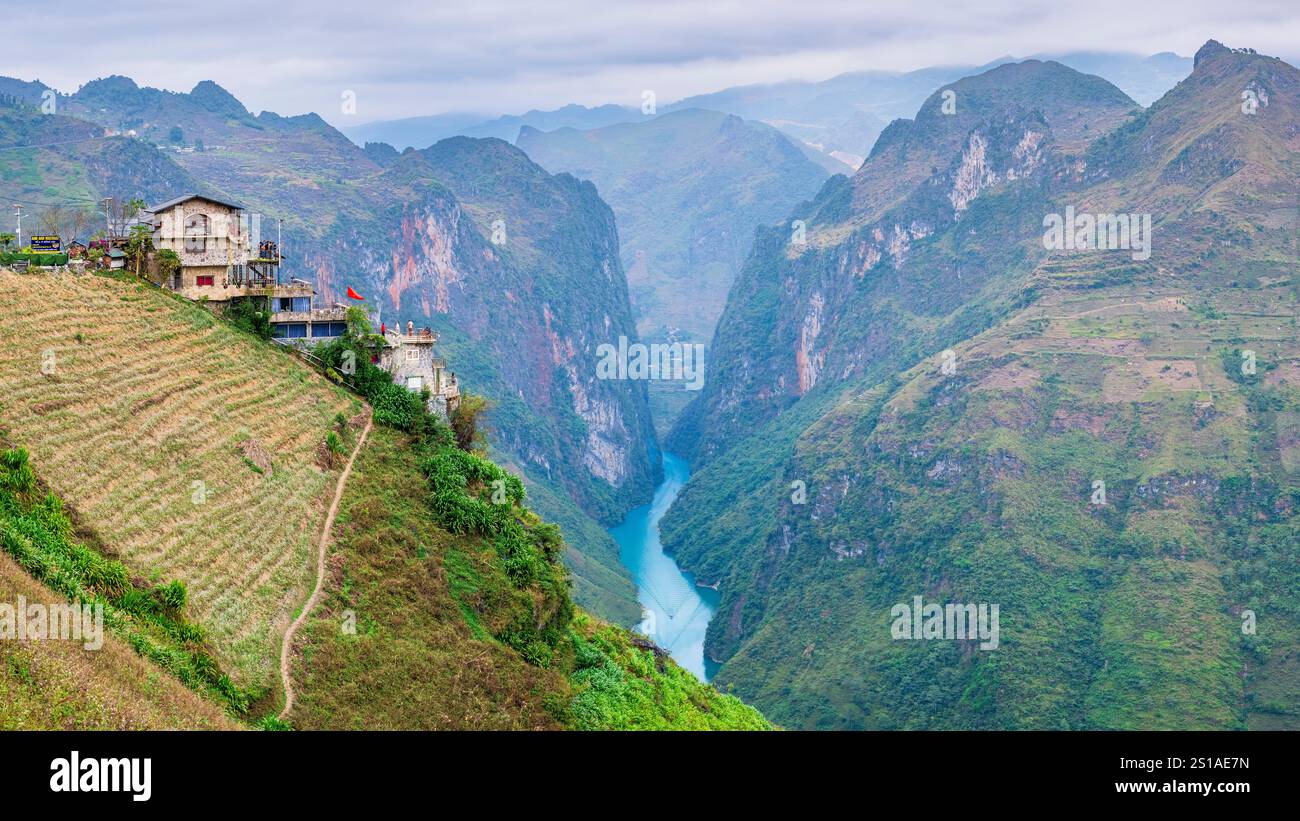 Vietnam, Ha Giang Province, Dong Van Karst Plateau Geopark, Meo Vac district, surroundings of Ma ...