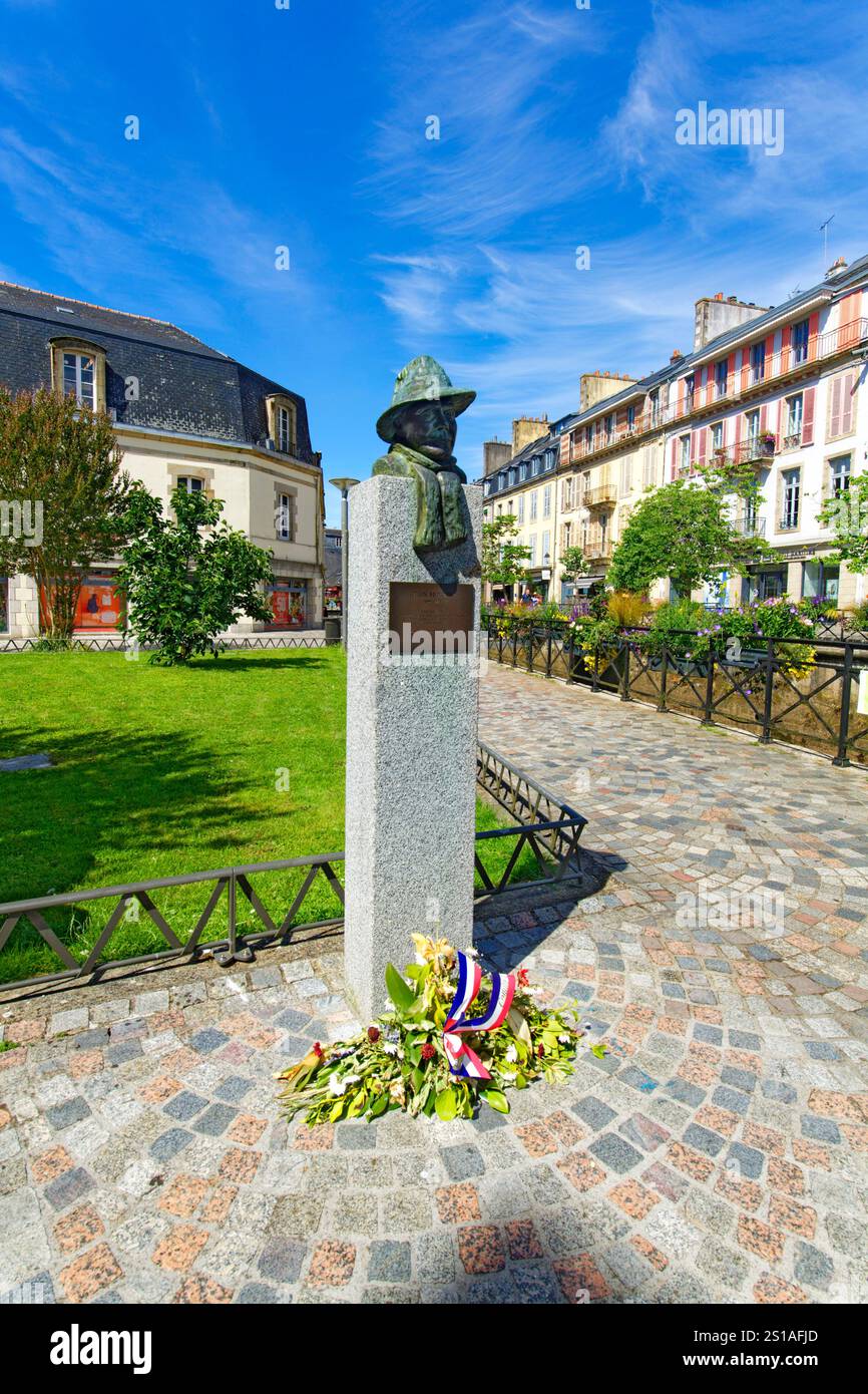 France, Finistere, Quimper, Steir quay, Jean Moulin bust Stock Photo ...