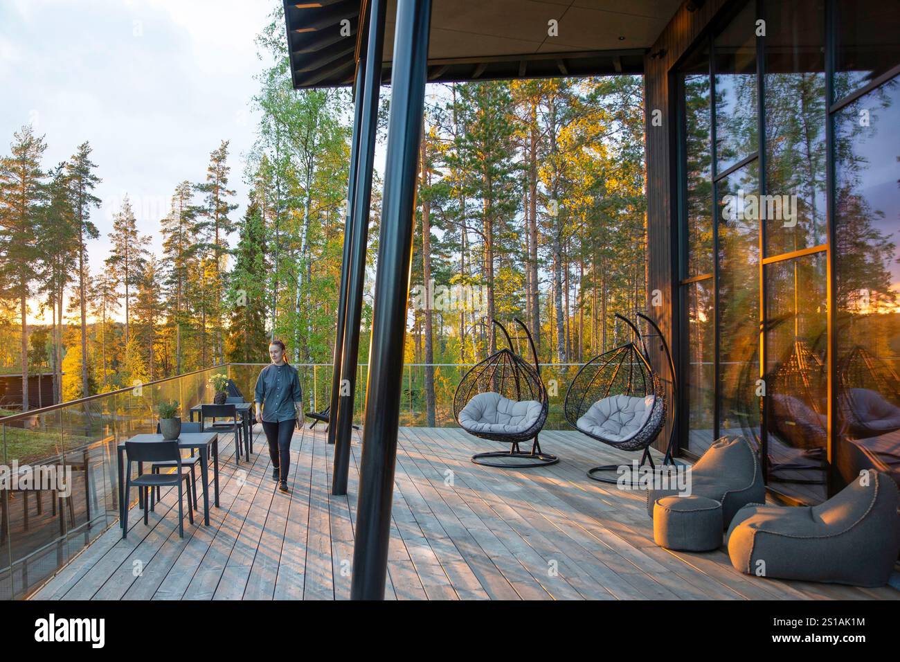 Finland, Lake district, lac Saimaa, Rantasalmi, Solitary terrace, the ...