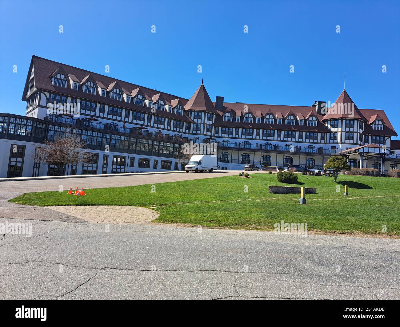 The historic Algonquin Resort in St. Andrews, New Brunswick, Canada ...