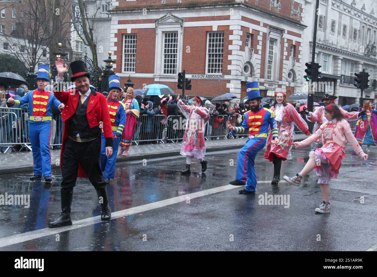 London, UK. 01st Jan, 2025. The Hamleys Troop, dance to entertain the ...