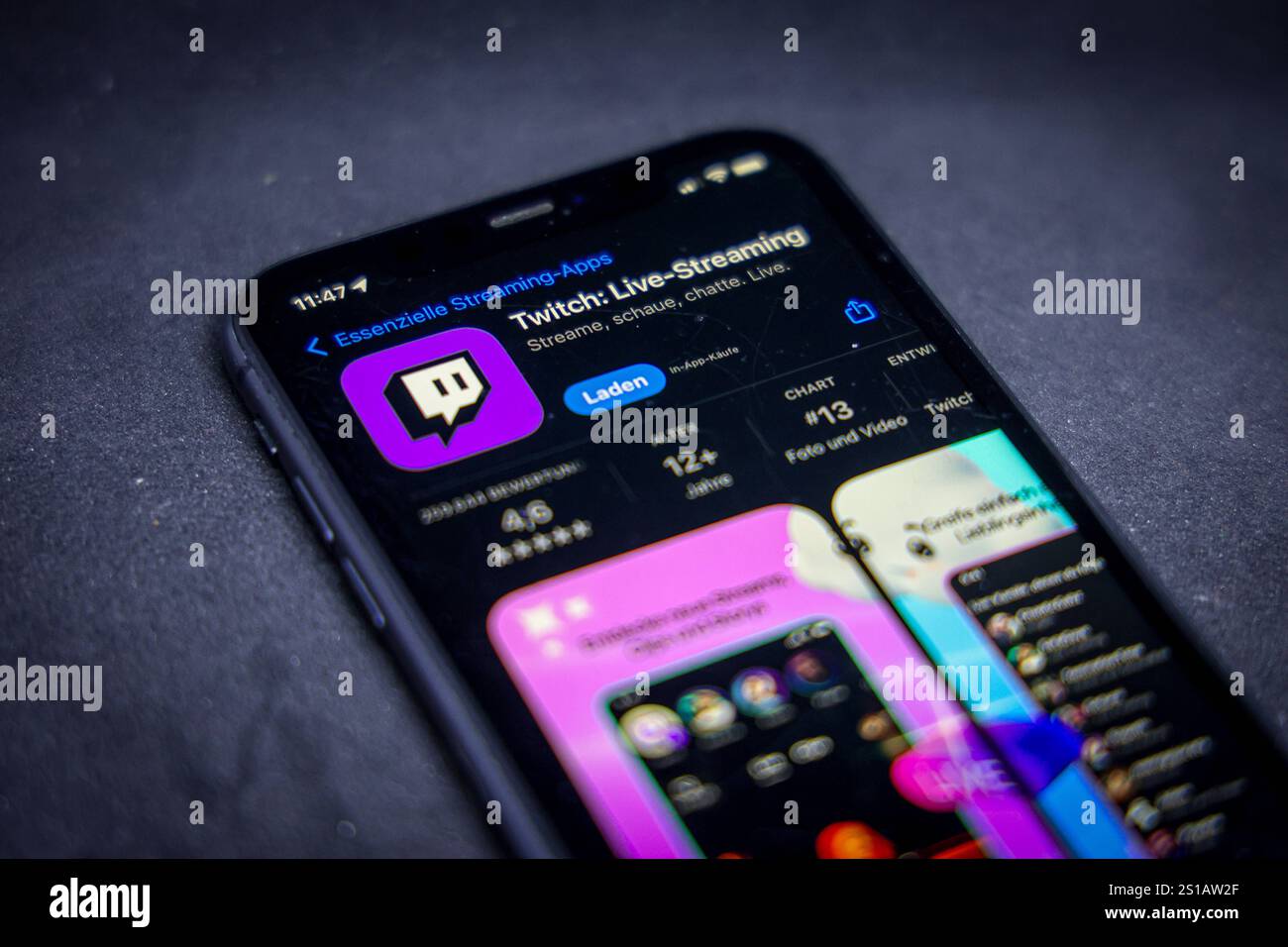 Apple App Store auf einem iPhone. Essentielle Streaming-Apps. Twitch ...