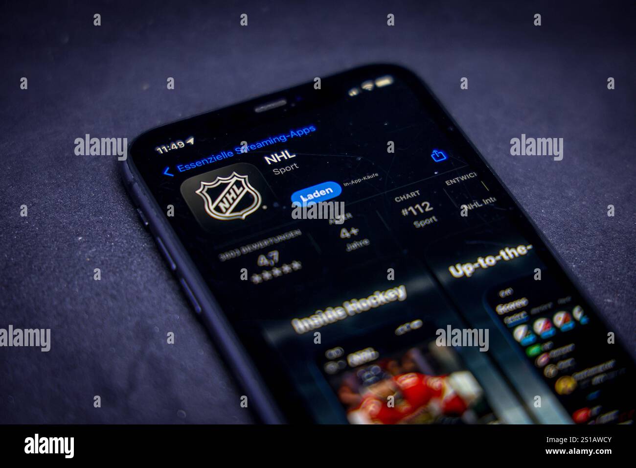 Apple App Store auf einem iPhone. Essentielle Streaming-Apps. NHL Sport ...