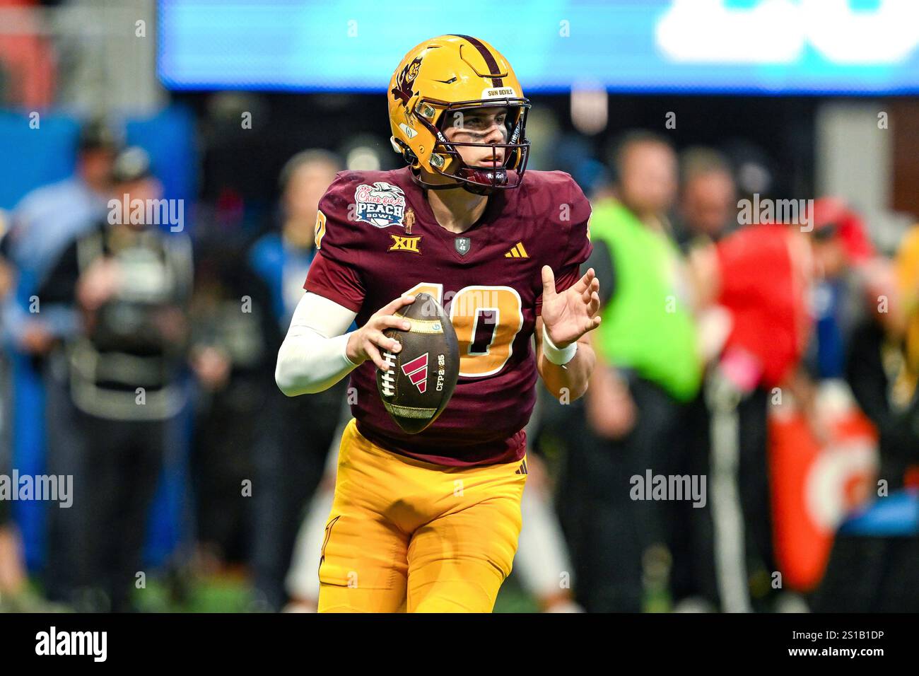 ATLANTA, GA – JANUARY 01: Quarterback Sam Leavitt #10 of the Arizona ...