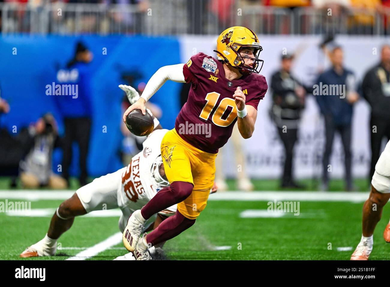 ATLANTA, GA – JANUARY 01: Quarterback Sam Leavitt #10 of the Arizona ...