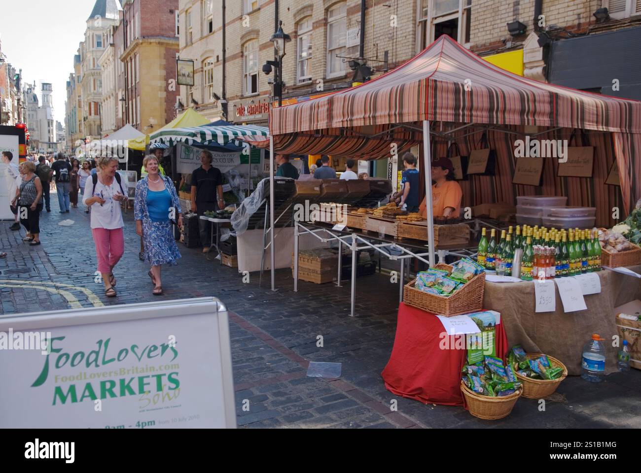 Soho, London, Rupert Street Farmers Market UK. 2010s 2010 HOMER SYKES ...