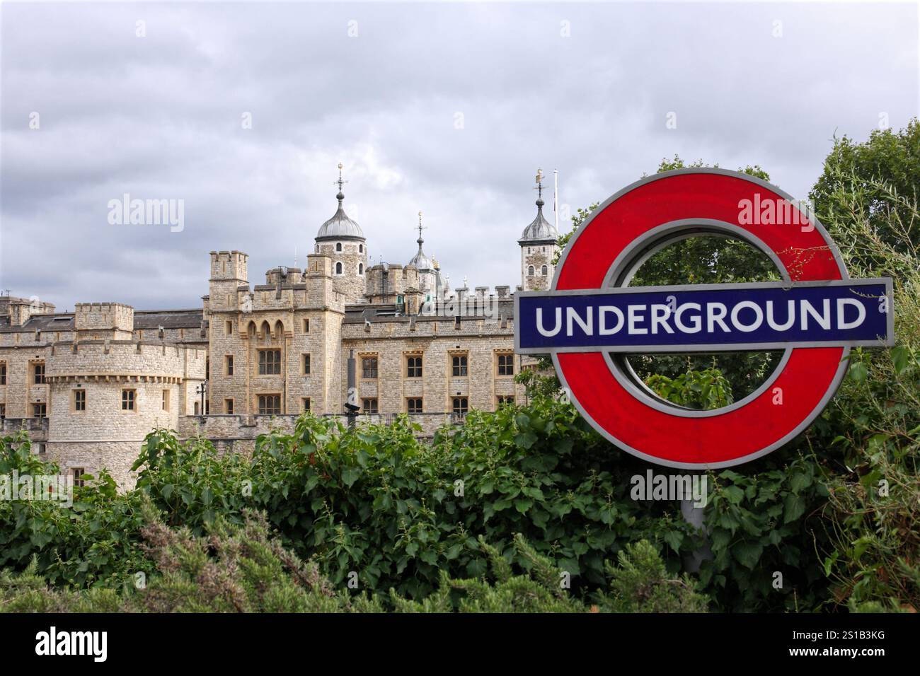 Underground railway sign with Tower of London in background Stock Photo ...
