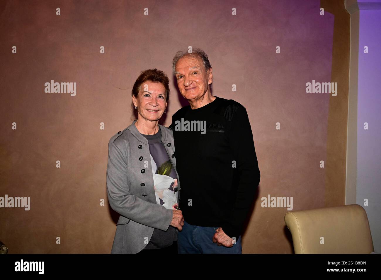 Joachim Kaps mit Ehefrau Helga bei der Ankunft zum Kabinettstück Dinner ...