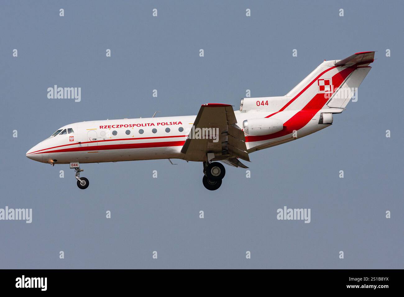Polish Air Force Yakovlev Yak-40 with registration 044 on final for ...