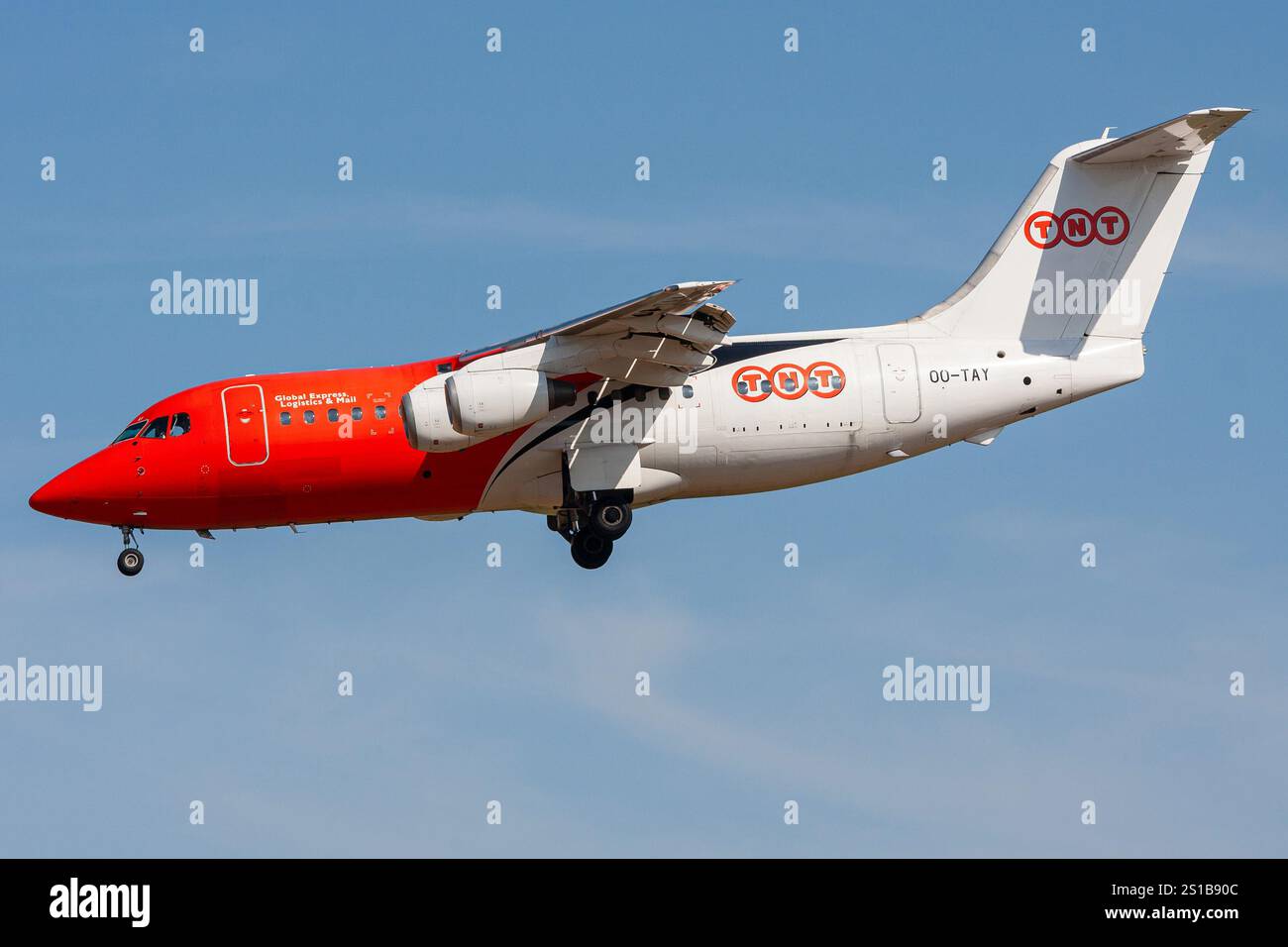 TNT Express British Aerospace BAe 146-200QC with registration OO-TAY on ...