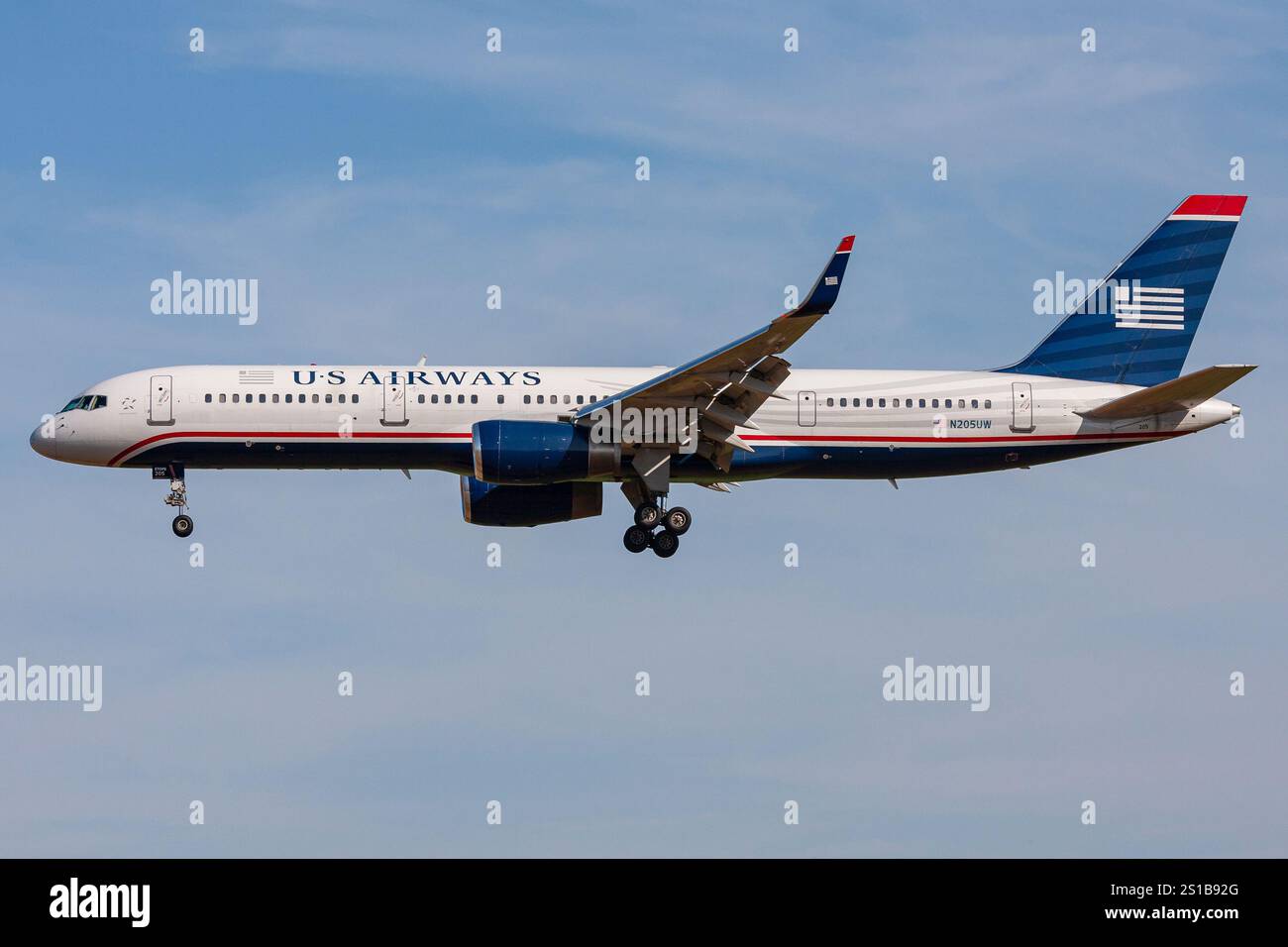 US Airways Boeing 757-200 with registration N205UW on final for ...