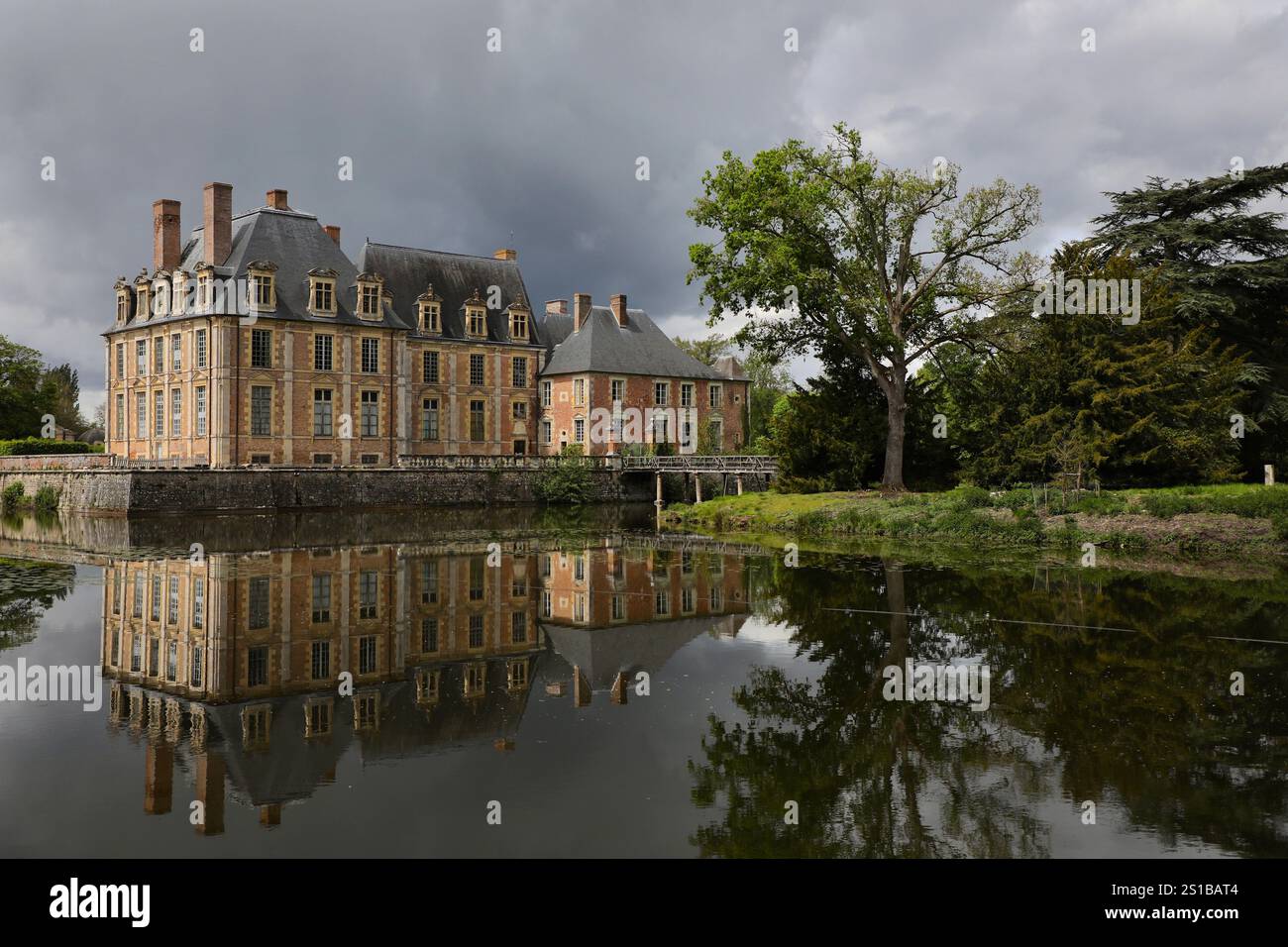 Le château de La Ferté (La Ferté Castle) in La Ferté-Saint-Aubin ...