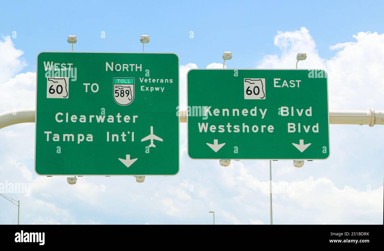 Vorwegweiser auf der Florida State Road 60 Richtung Tampa International ...