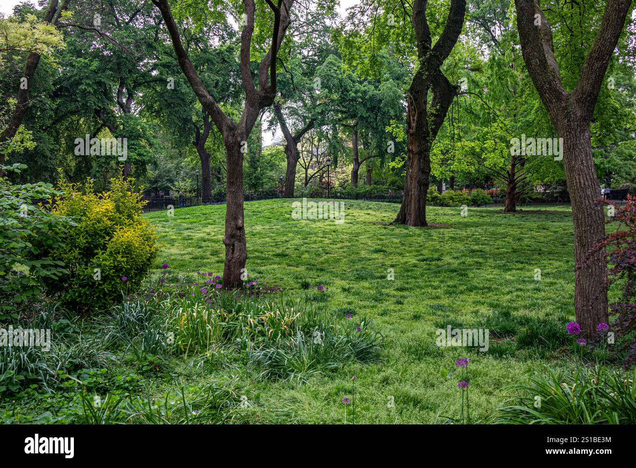 Tompkins Square Park, Alphabet City, East Village, Manhattan, New York ...