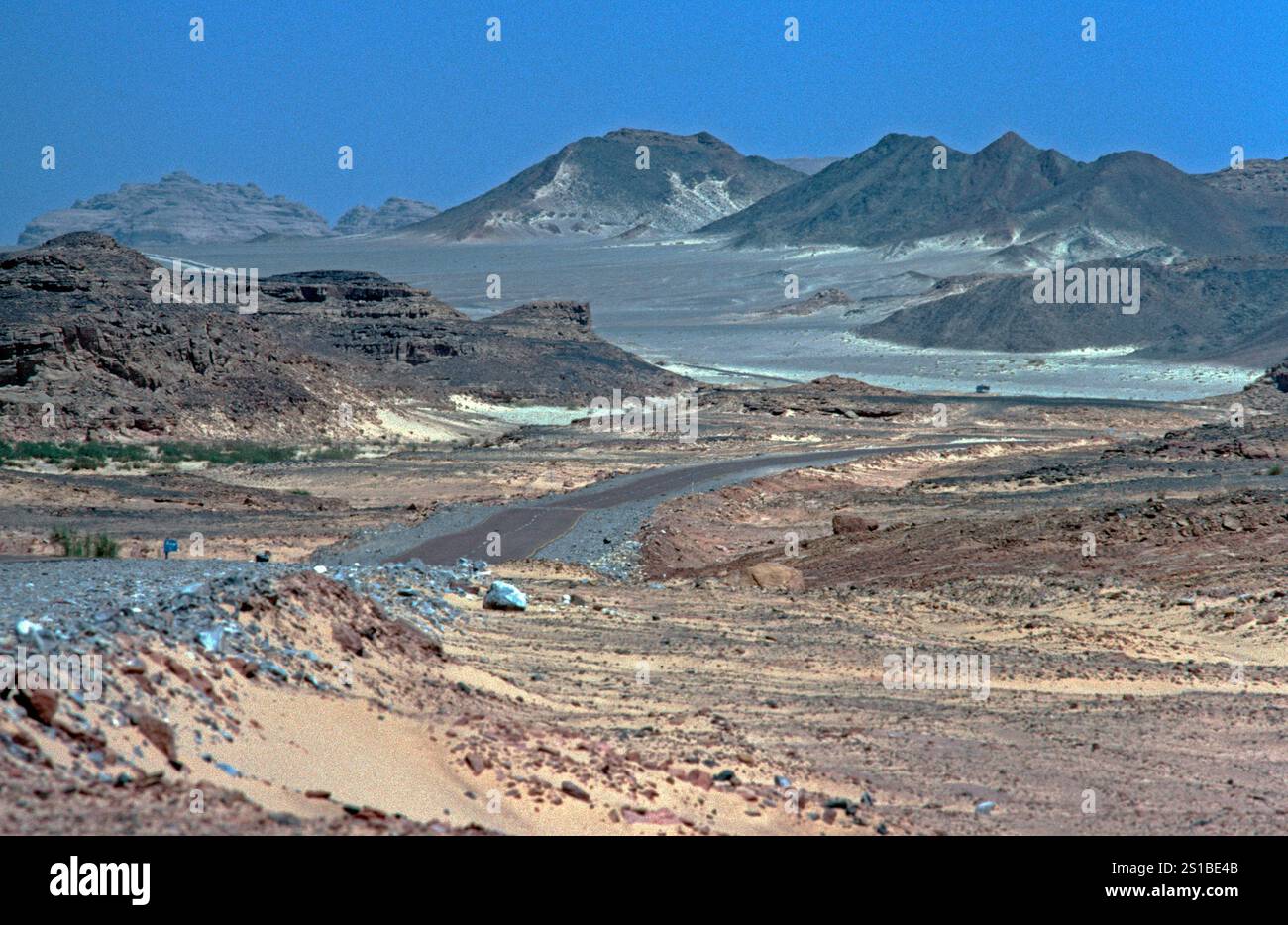Formation and colour of the mountains at Wadi Zaghra, Sinai Peninsula ...