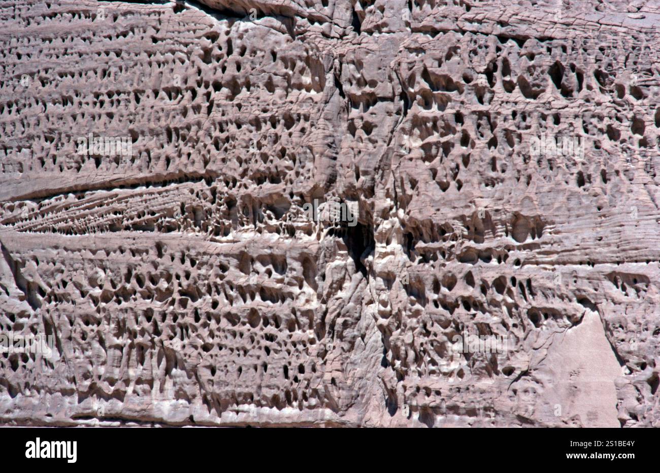 Formation and colour of the mountains at Wadi Zaghra, Sinai Peninsula ...