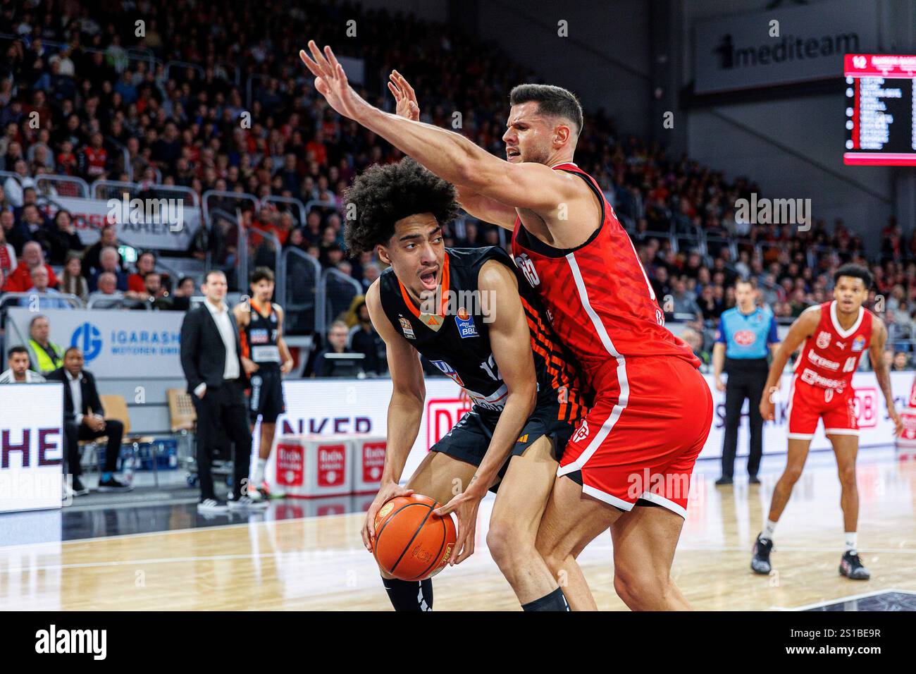 Bamberg, Deutschland. 02nd Jan, 2025. Noa Essengue (ratiopharm Ulm, #12 ...
