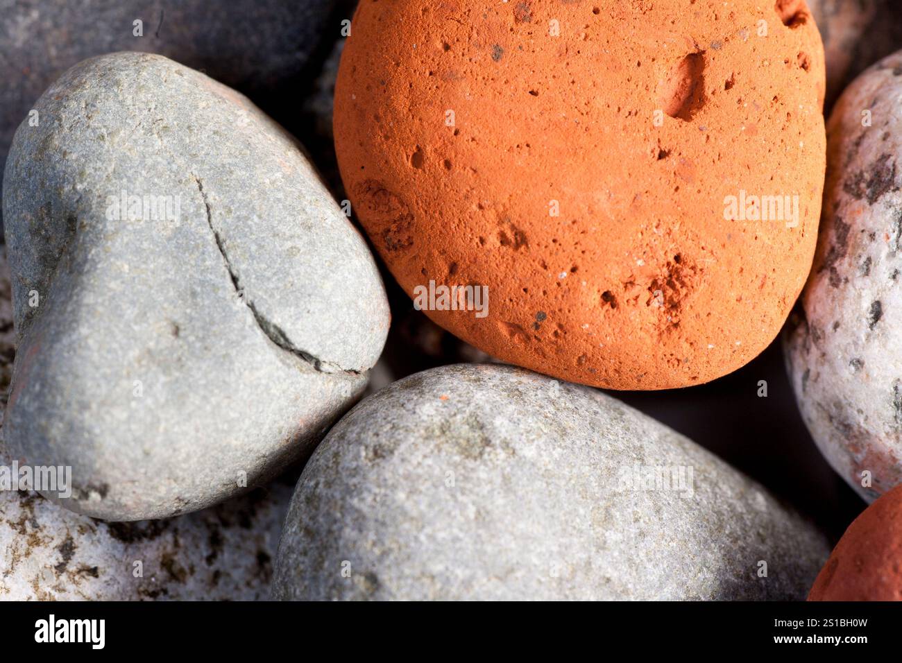 Oval rocks hi-res stock photography and images - Alamy