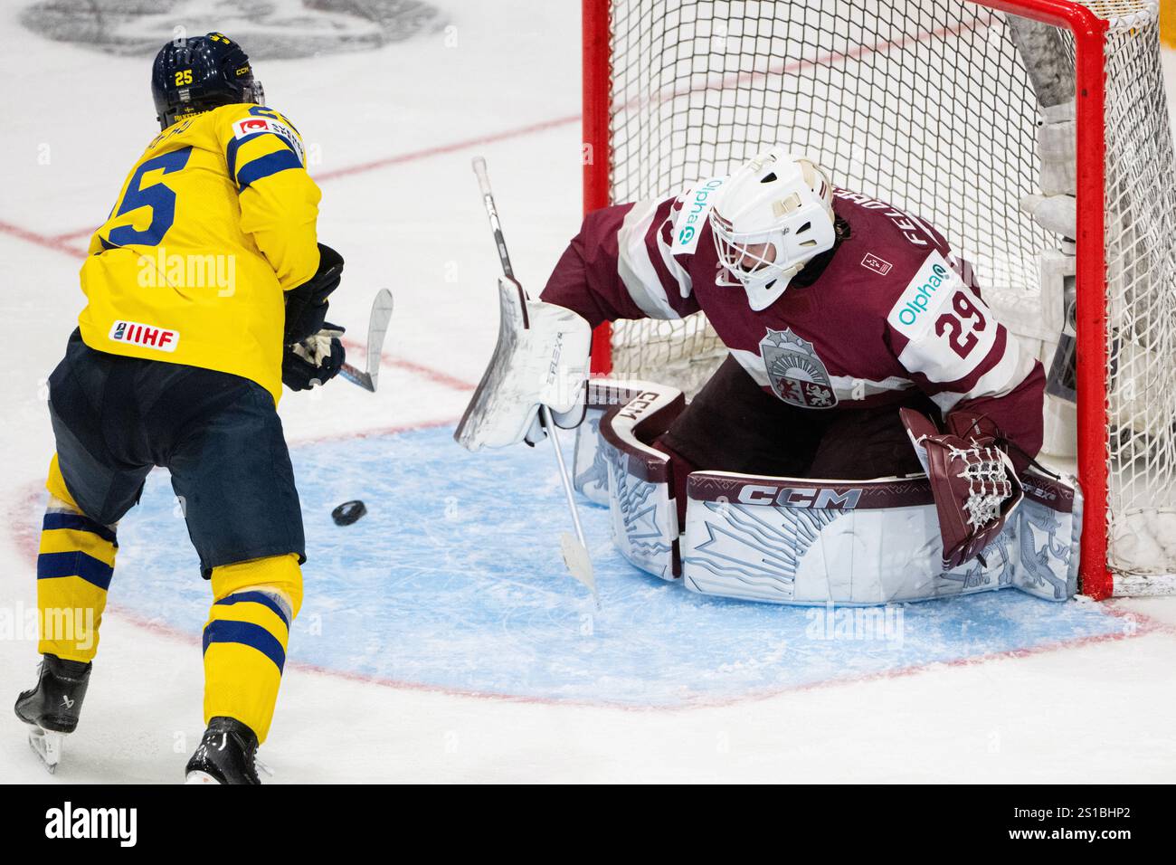 Ottawa, Canada. 02nd Jan, 2025. Team Sweden forward Otto Stenberg (25 ...